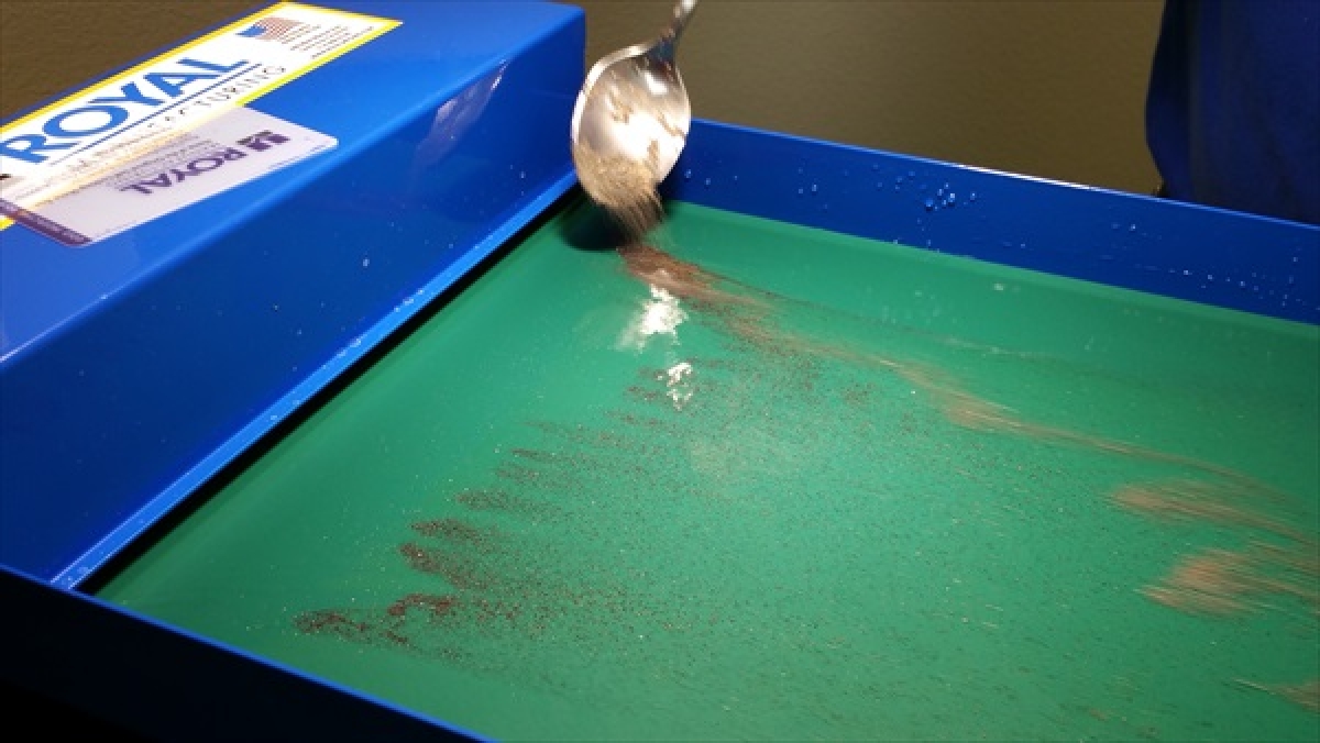 Matthias Ludwig - Royal Gold Dust Concentrating Table - Clean Up Tisch ...